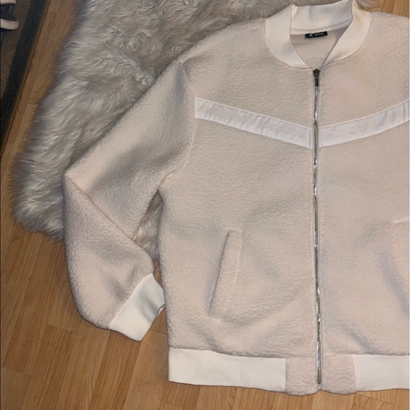 ZYIA | Jackets & Coats | Zyia Active Flying V Fleece White Teddy Jacket ...